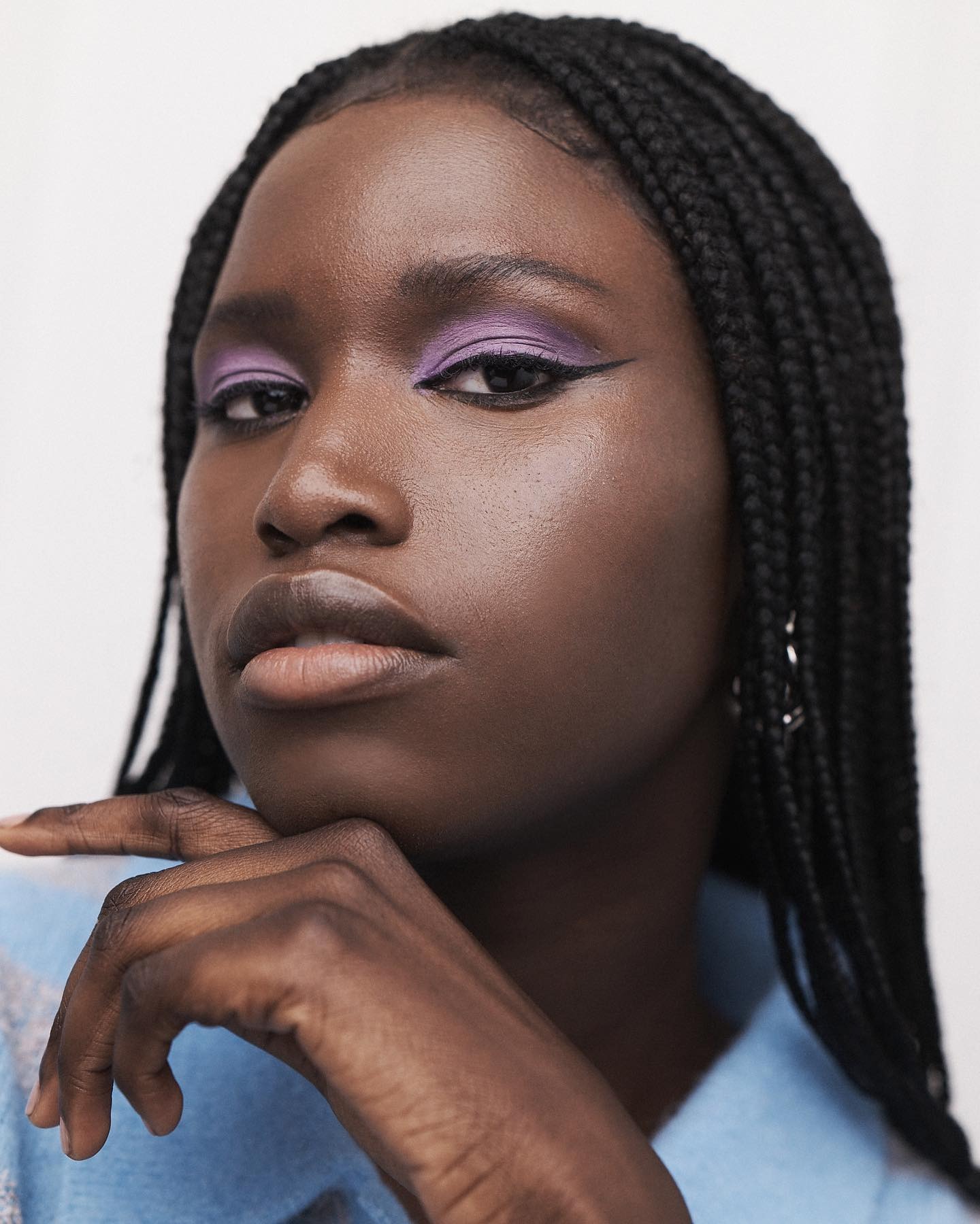 Maquiagem roxa: 12 produtos para aderir à tendência - ELLE Brasil