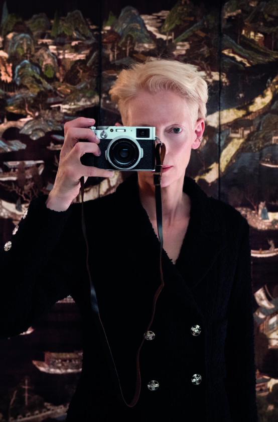 Métiers d'Art: Chanel lança filme com Tilda Swinton, Leah Dou e Xin ...