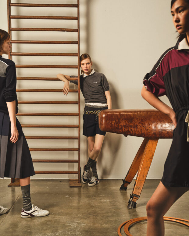 Roupas esportivas da Miu Miu ganham linha própria - ELLE Brasil