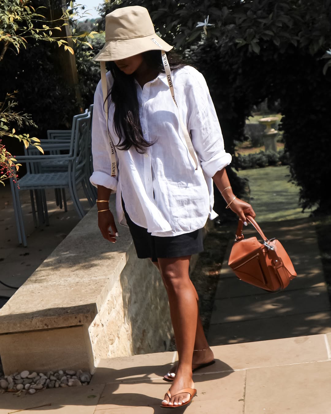 6 looks com chapéu bucket para se inspirar no próximo verão - ELLE Brasil