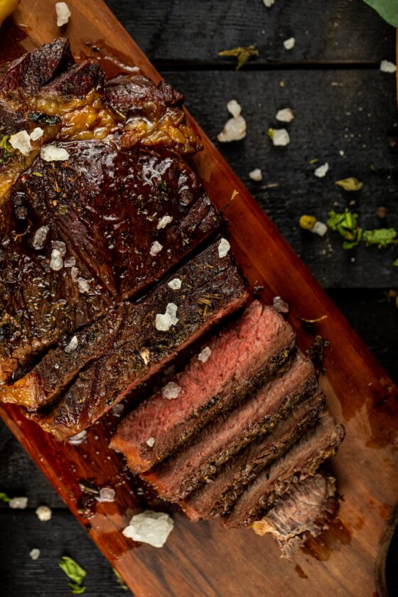 Especialista em carne dá 11 dicas para o churrasco perfeito - ELLE Brasil
